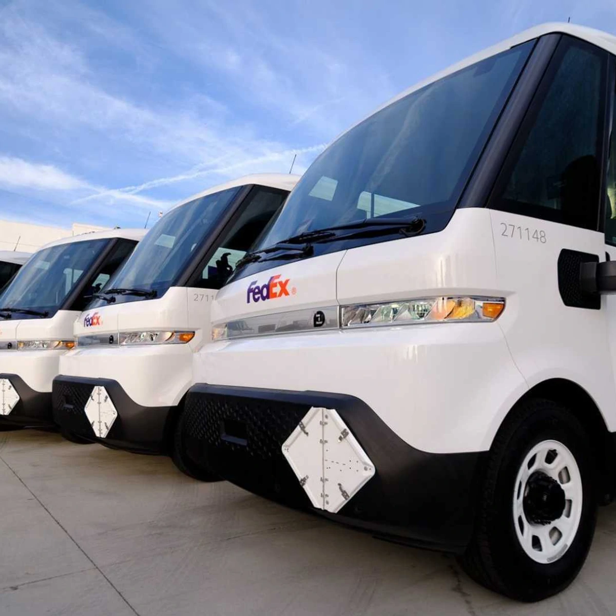 GM s BrightDrop Delivers First EV600 Electric Vans To FedEx