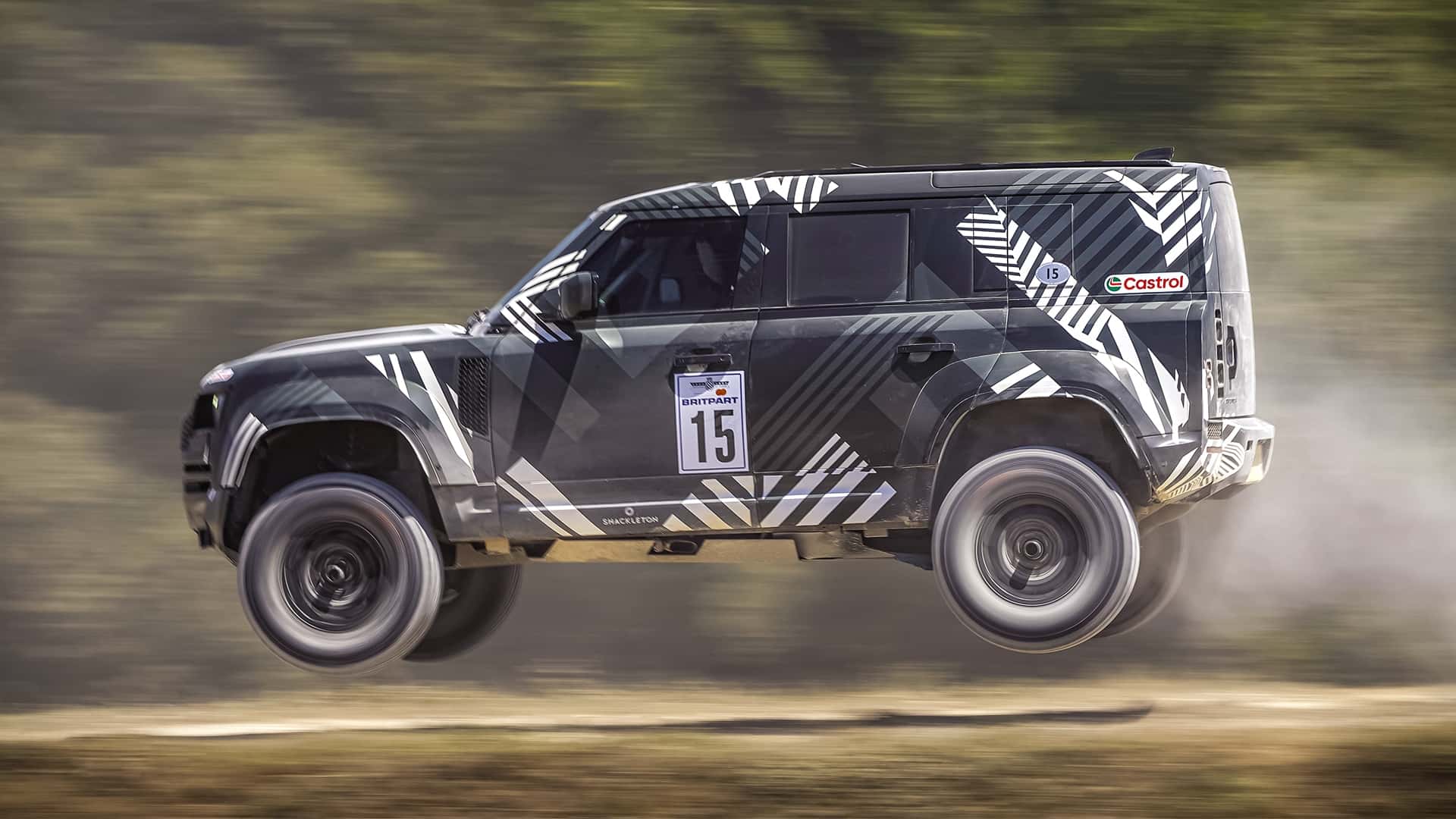 Defender D7X-R zündet den Turbo in Goodwood