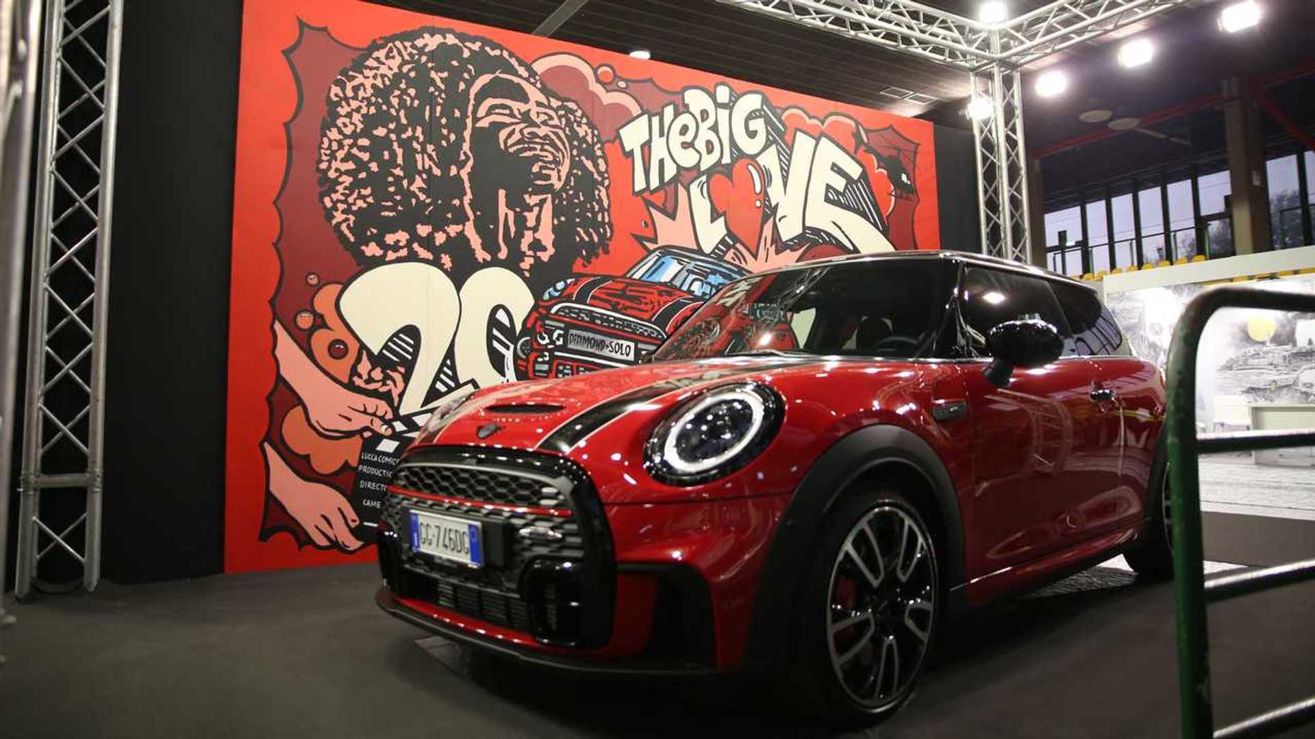 MINI, a Lucca Comics un'opera che celebra i 20 anni del modello