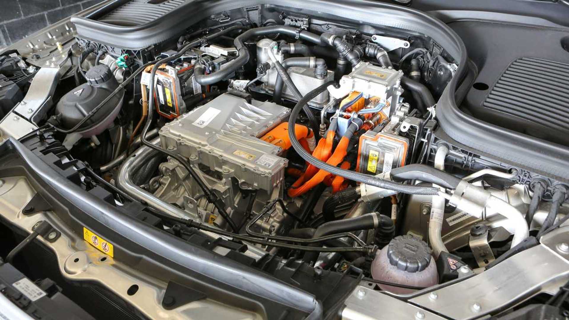 Teste Mercedes-Benz EQC 400 2021: o SUV elétrico “moderno retrô”