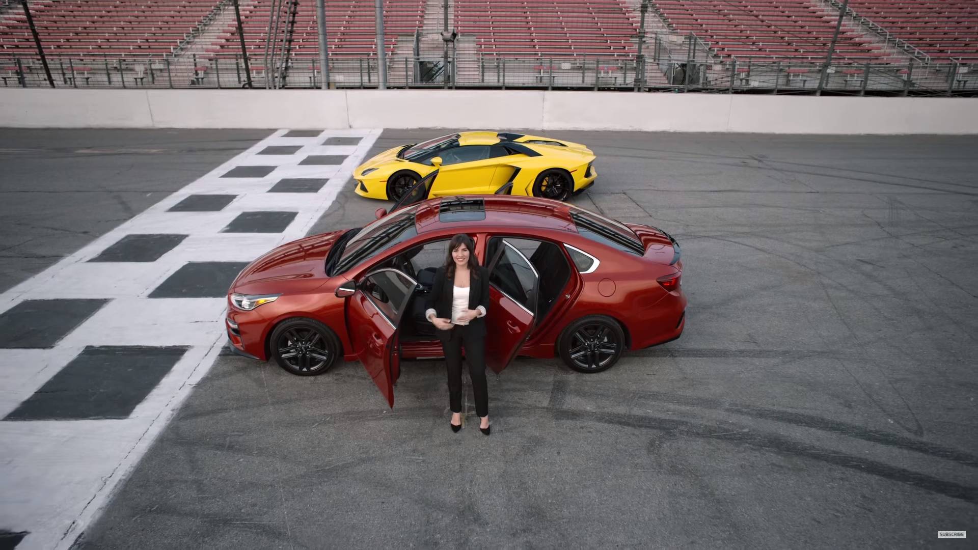 Qué coche te comprarías, ¿un KIA Forte 2018 o un Lamborghini Aventador?