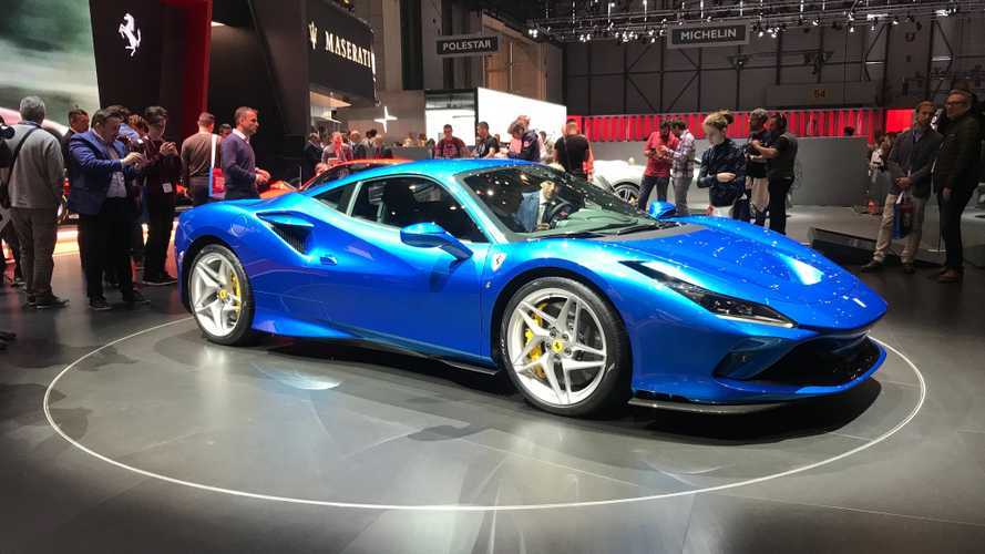 Display curvo, la sorpresa hi-tech della Ferrari SF90 Stradale