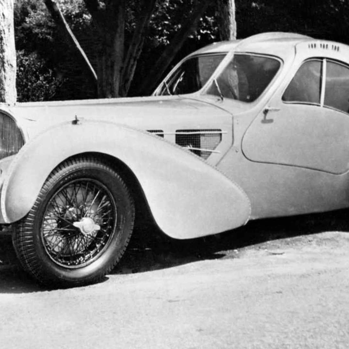 Bugatti 57sc Atlantic Pris Ixo Modellauto Bausatz 1:8 Artikel