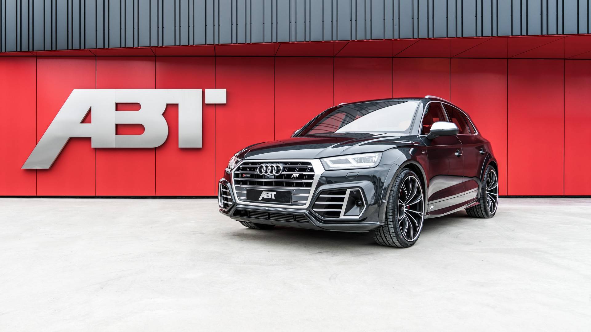 Audi SQ5 Lowered By ABT Up To The Point It's Now A Hatchback
