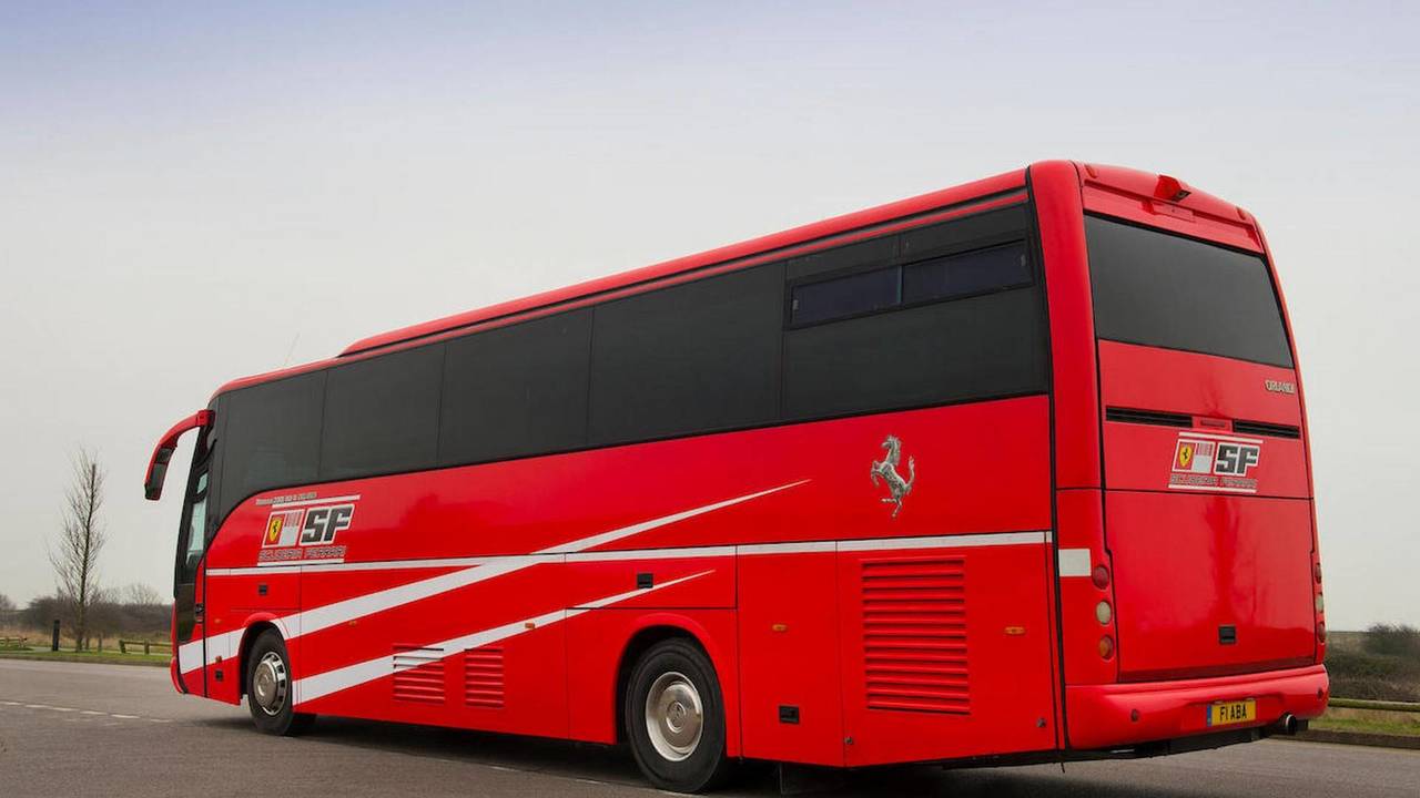 El bus de Michael Schumacher, en Ferrari, sale a la venta