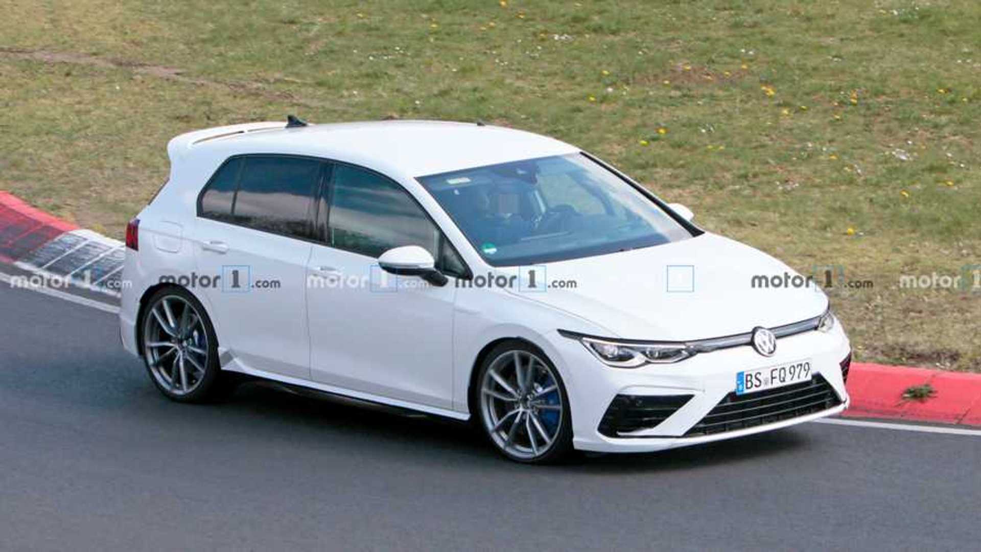 A Volkswagen Golf R nürburgringi tesztjéről is sikerült videót készíteni