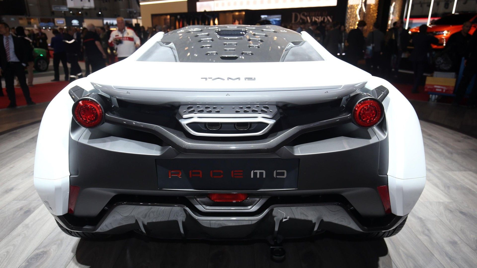 Tata Tamo Racemo - Une petite sportive venue d'Inde