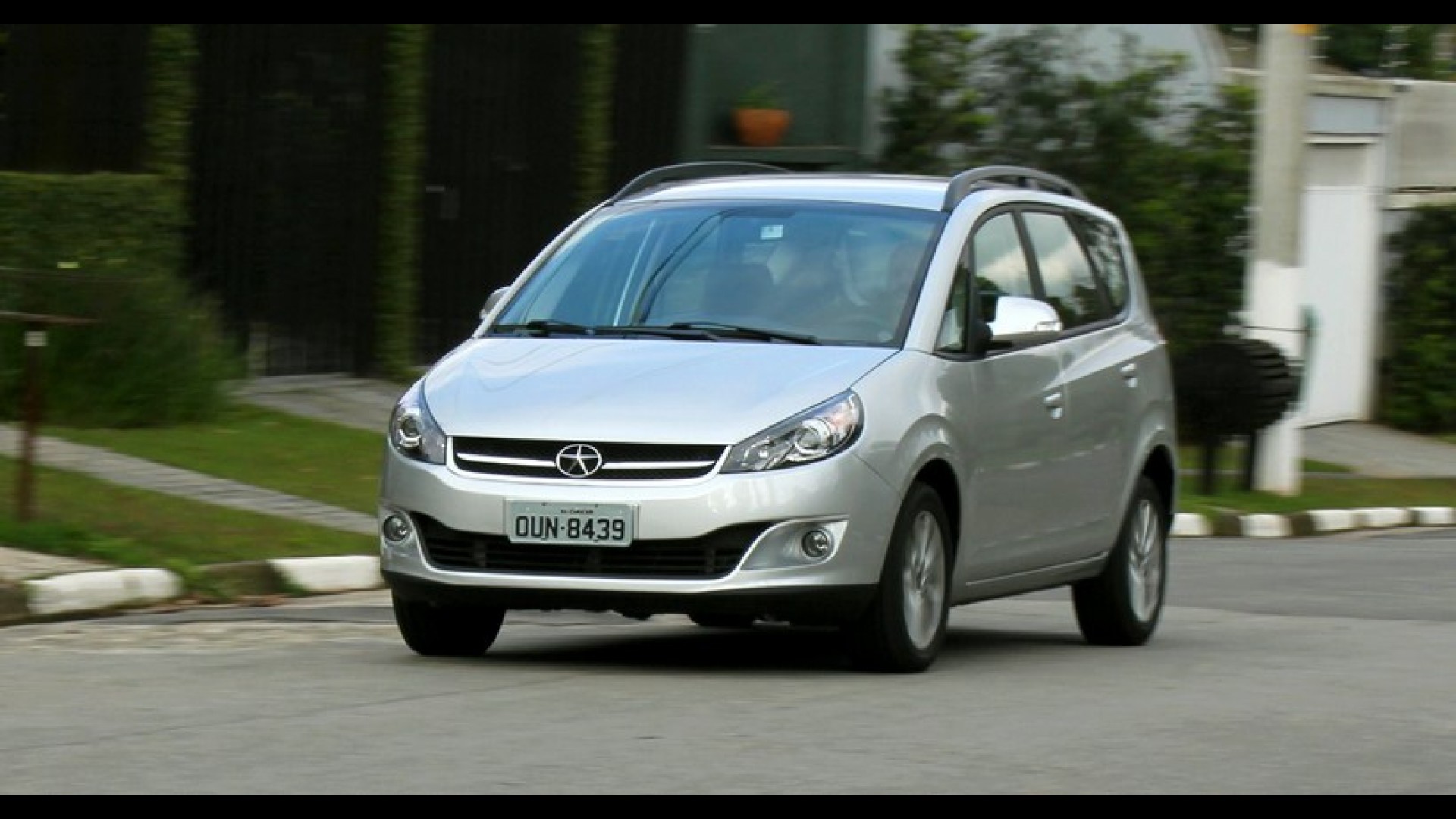 Avaliação: JAC J6 Diamond dá um passo à frente em visual e conforto