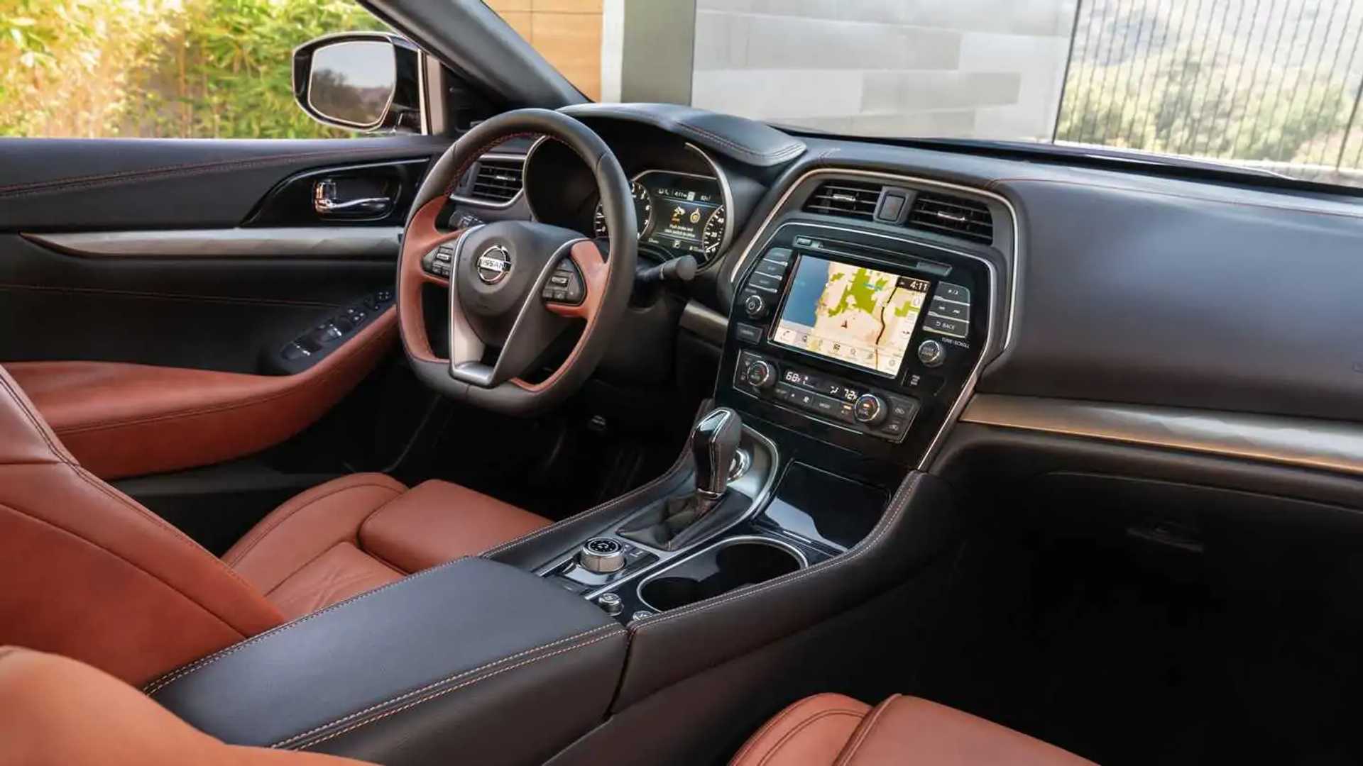 Nissan Maxima recebe facelift e novos equipamentos na linha 2019