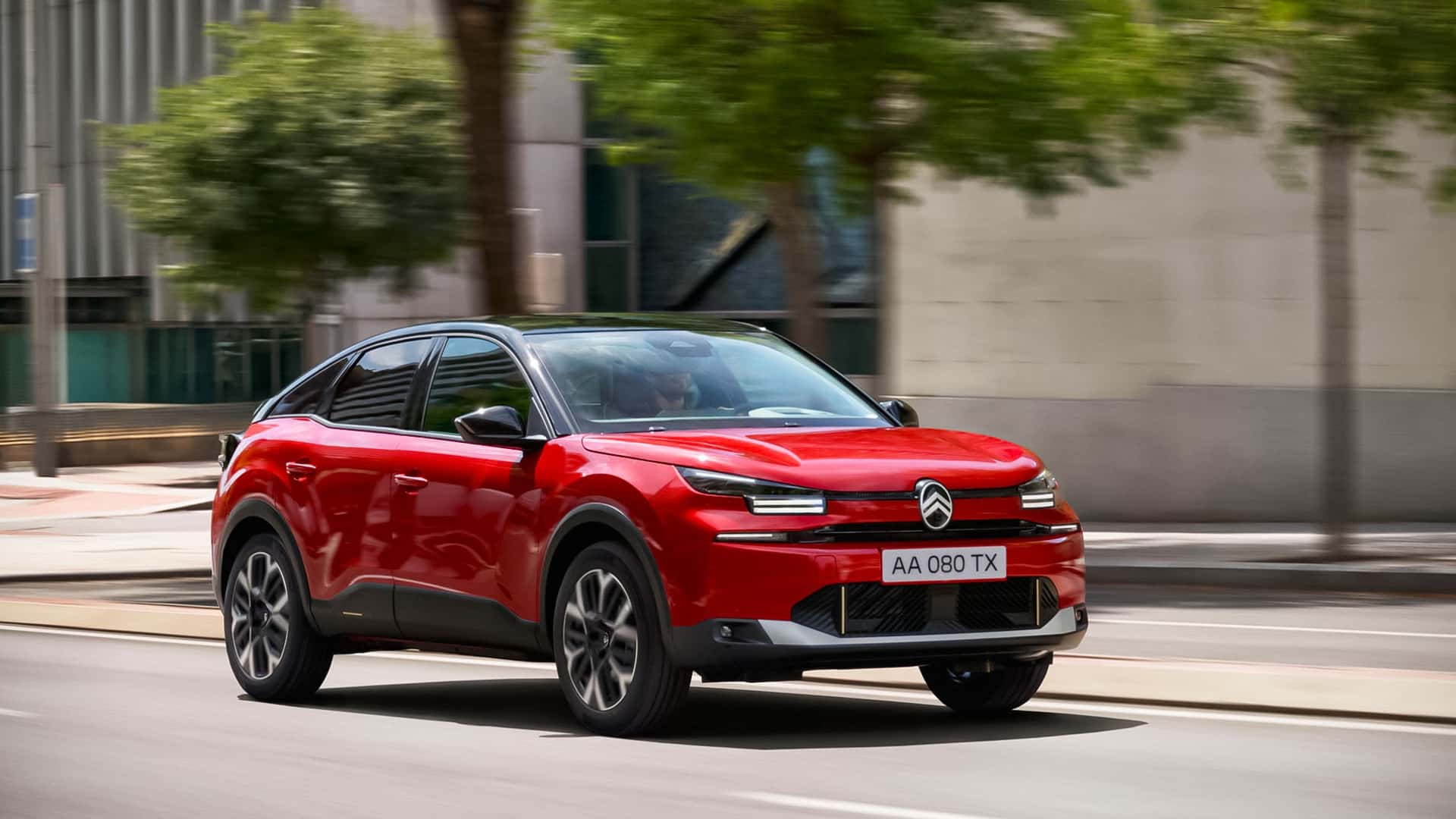 Citroen e-C4 und e-C4 X erhalten deutlich schickere Front