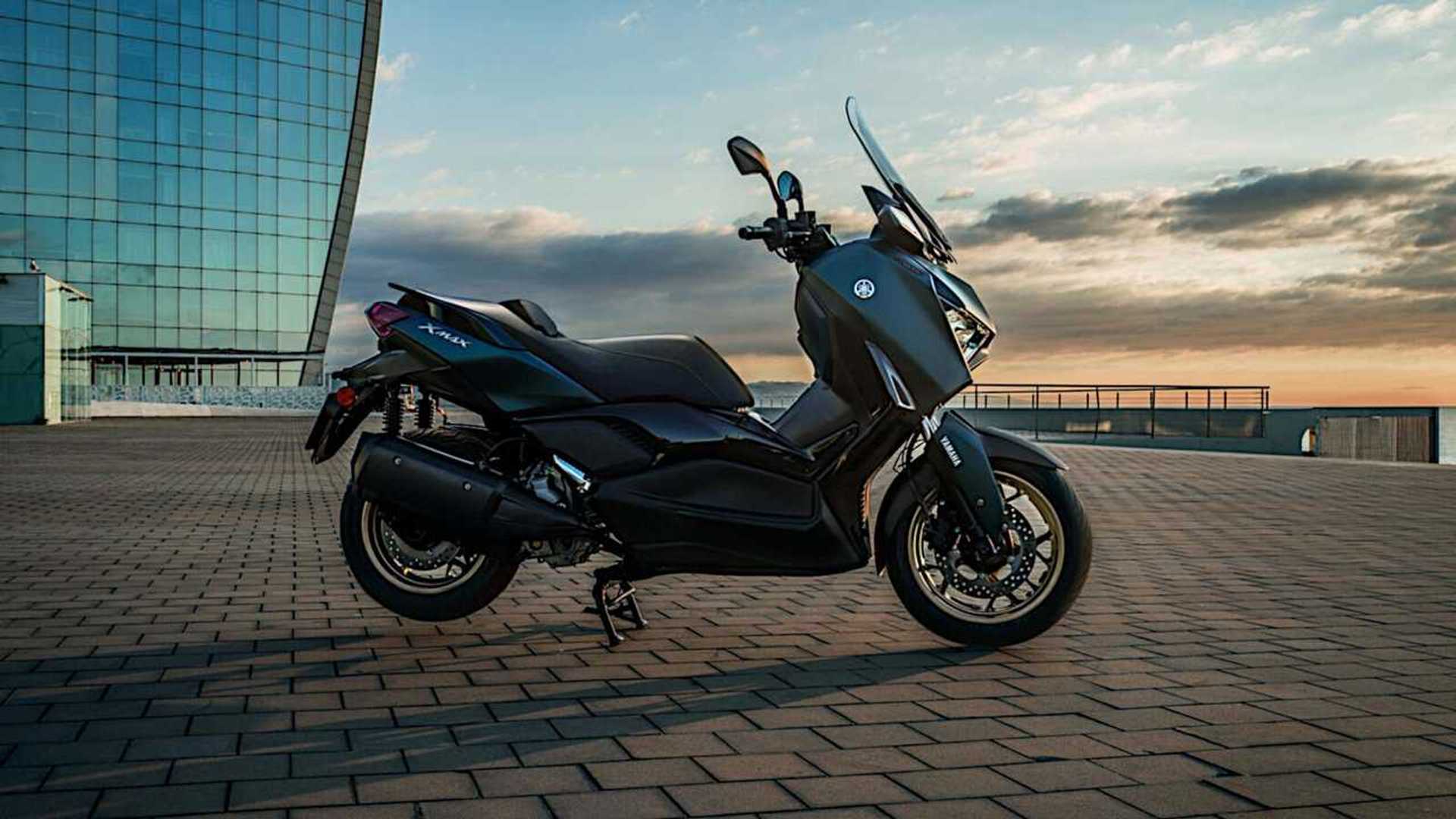 Las Yamaha XMAX 125 y 300 2023 para Europa refrescan su imagen