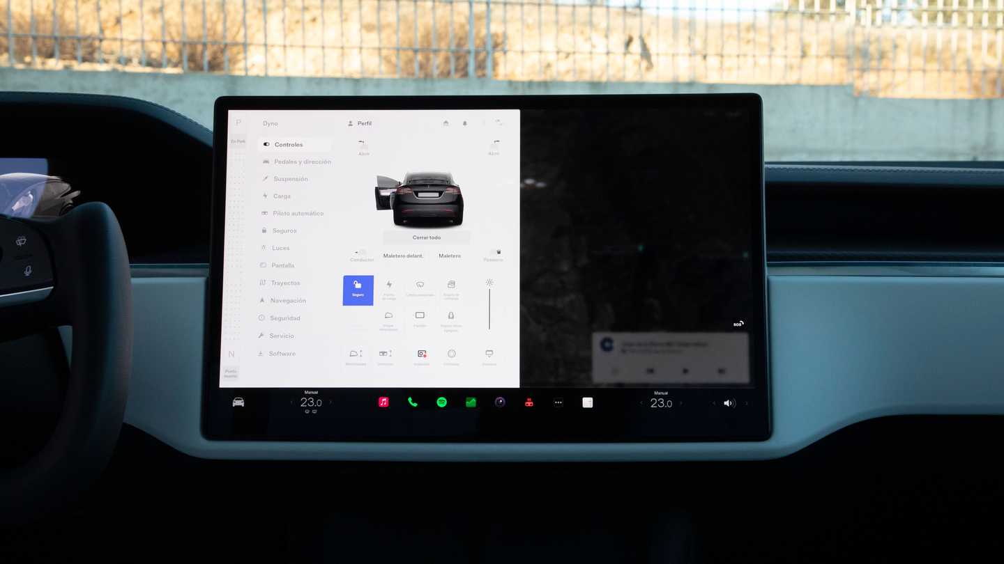 Tesla Model X Plaid 2023: al volante del SUV más potente del mundo