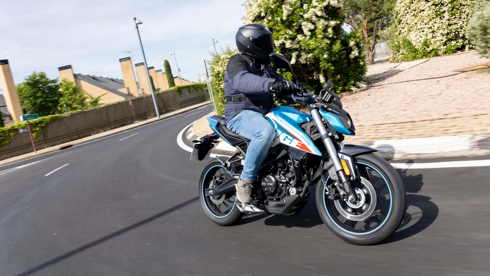 Voge 125R, primera prueba: ideal para iniciarse en las motos