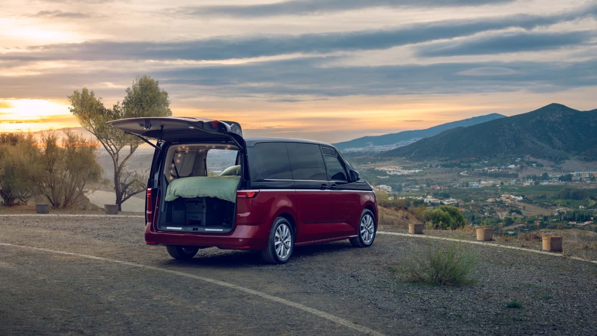 Il Volkswagen Multivan camper part-time con il pack Good Night