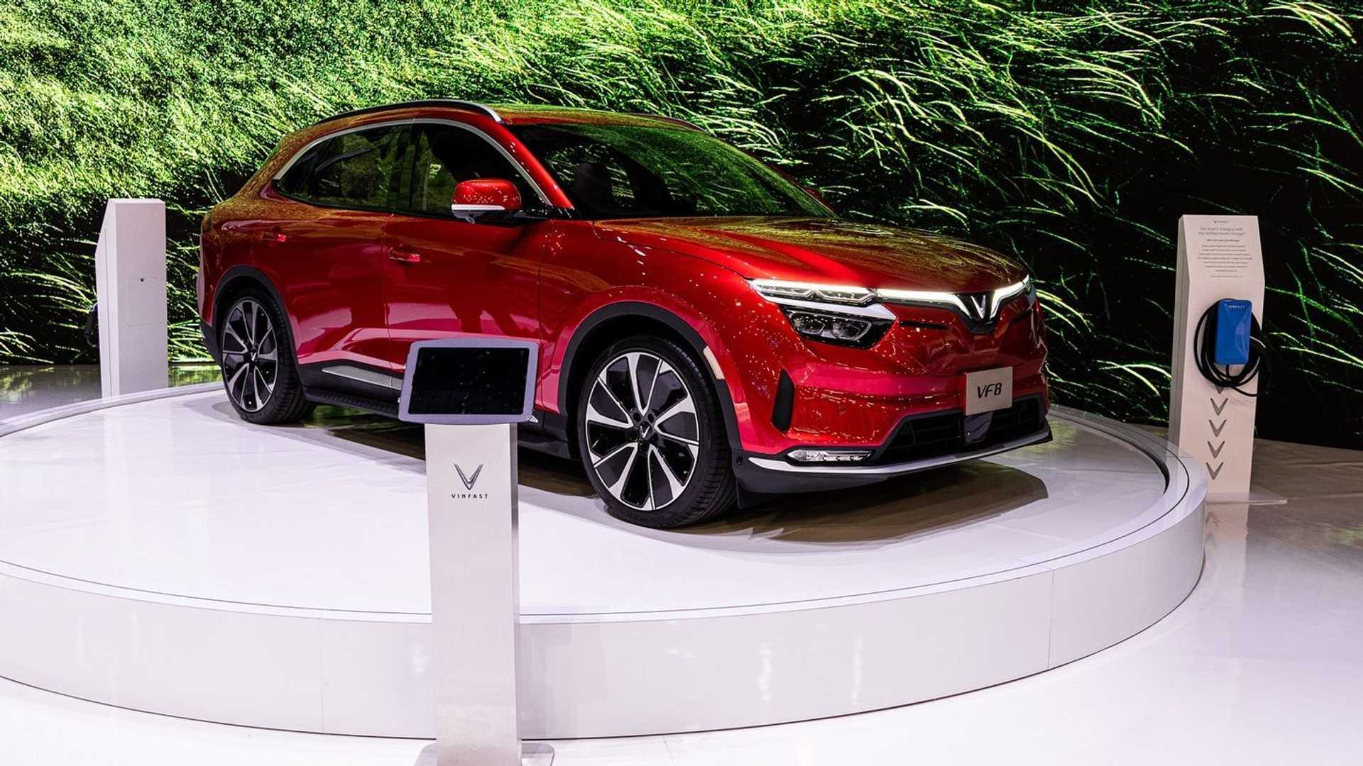 Le prime VinFast “salpano” per gli USA. Nel 2023 in Europa