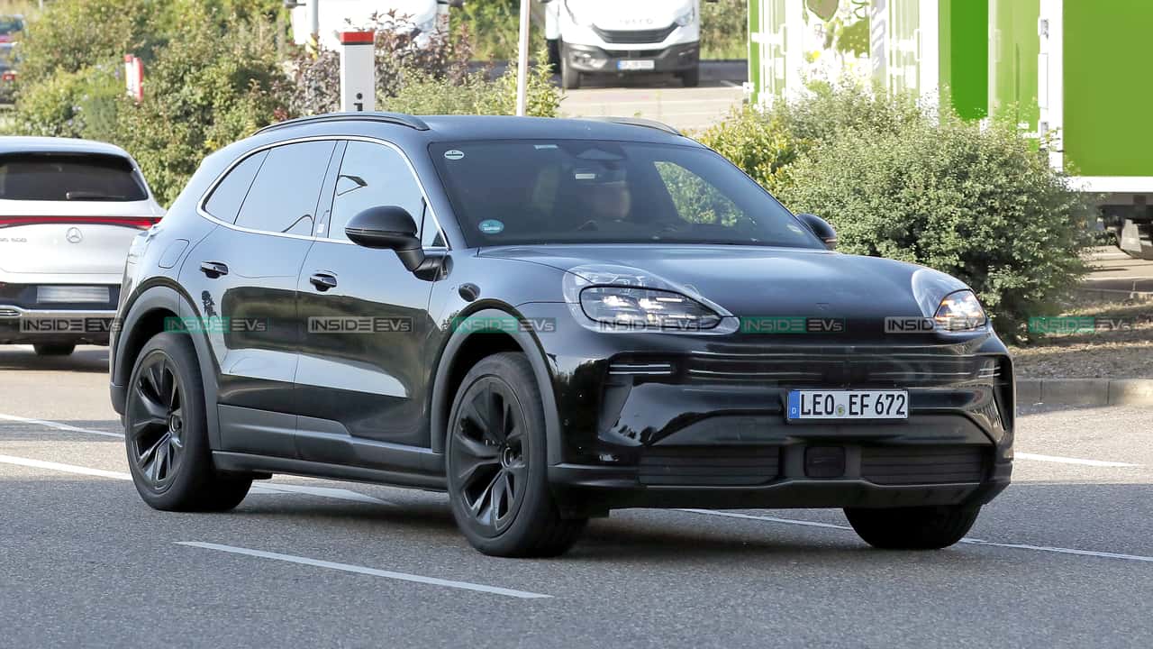 Porsche Cayenne Electric als Erlkönig – fast ohne Tarnung
