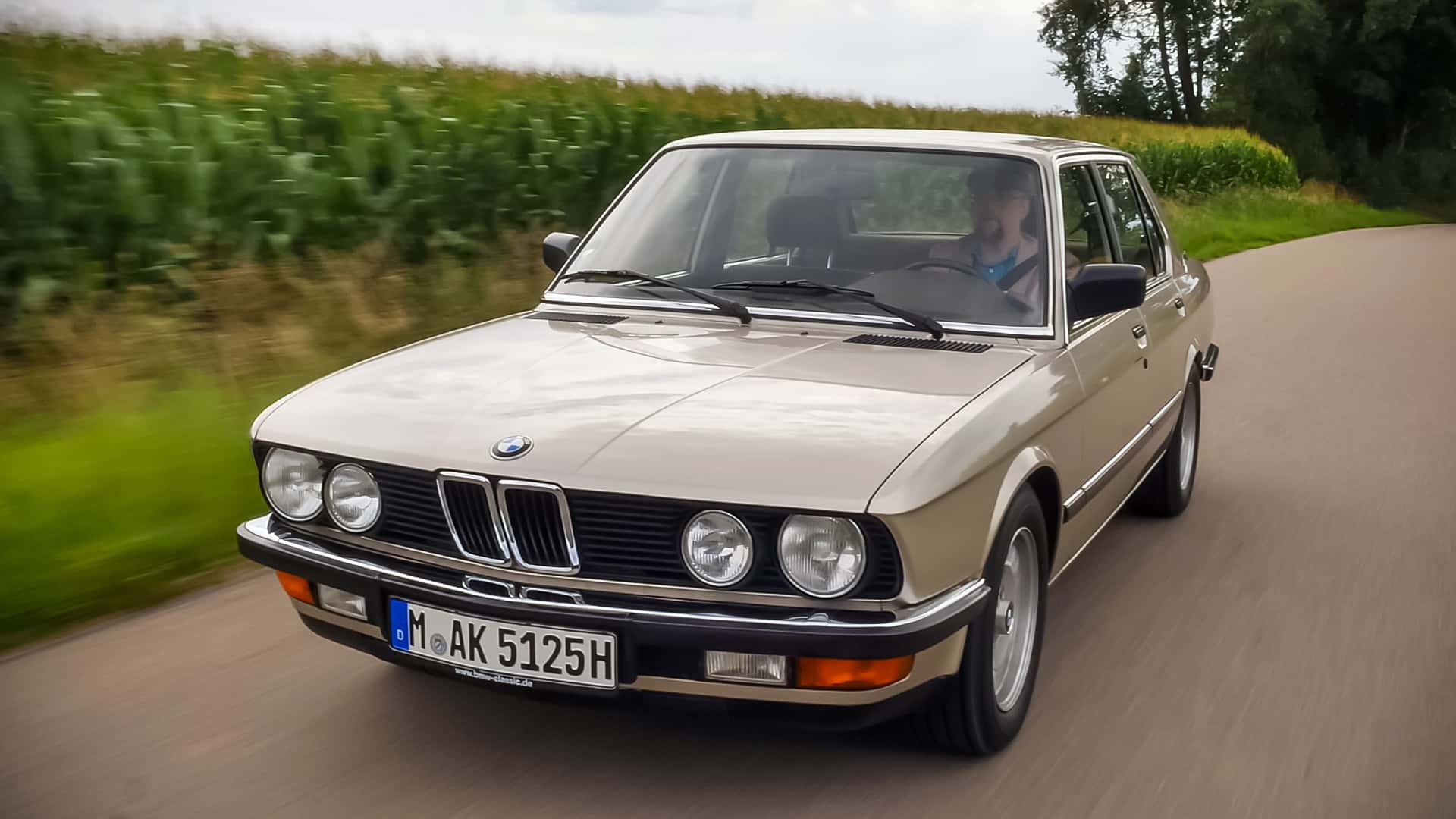 BMW 525e (E28): ¿cómo va esta berlina de los años 80?