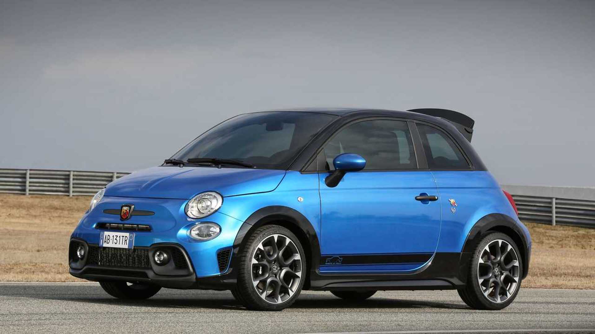 Abarth 500, storia, serie speciali e foto del piccolo Scorpione