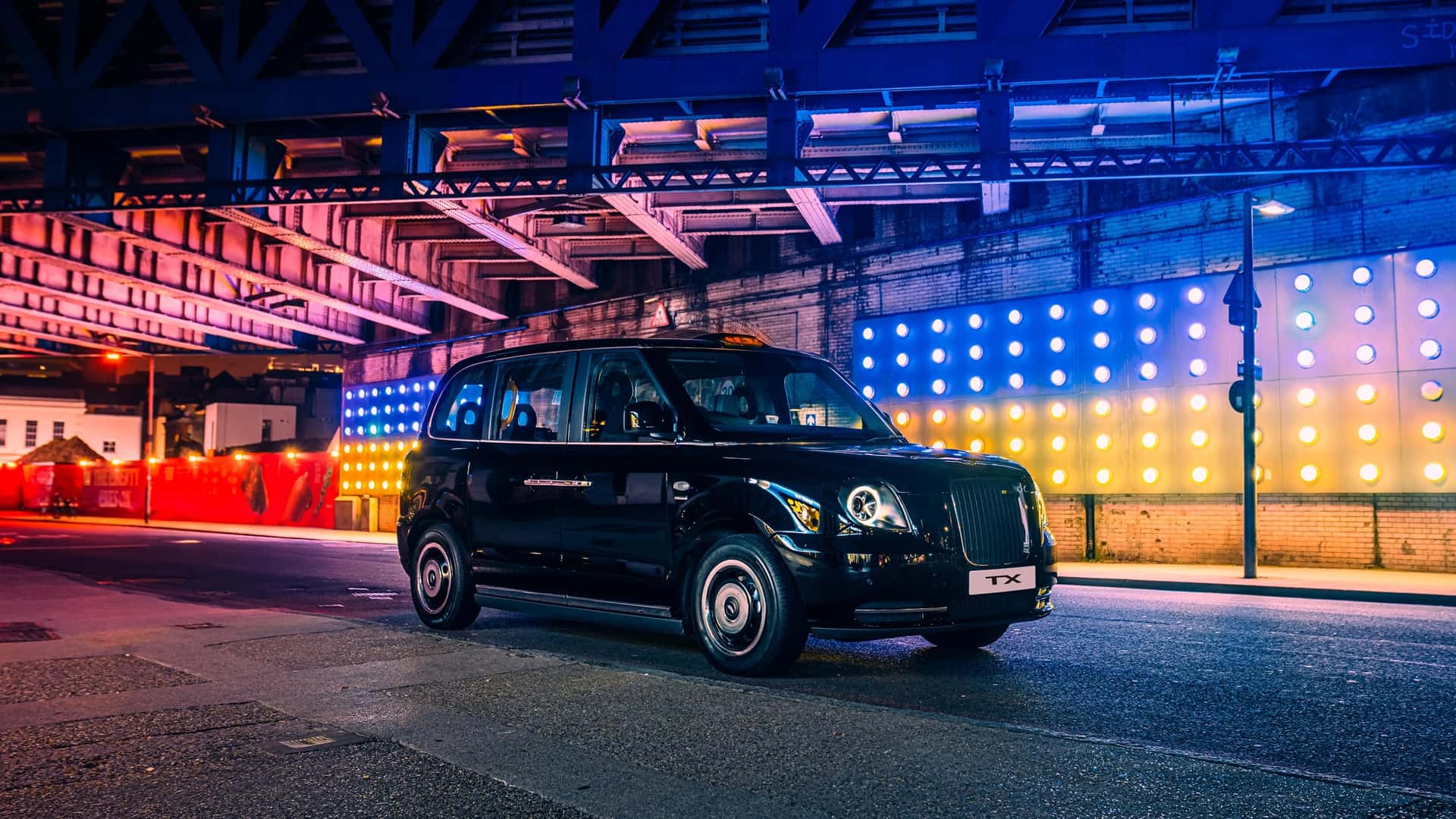 LEVC, Türkiye'de ilk modelini satışa sunuyor