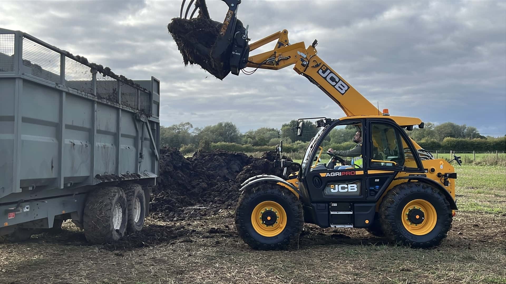 JCB svela ad Agritechnica 2025 i Loadall 546-70 e 555-70