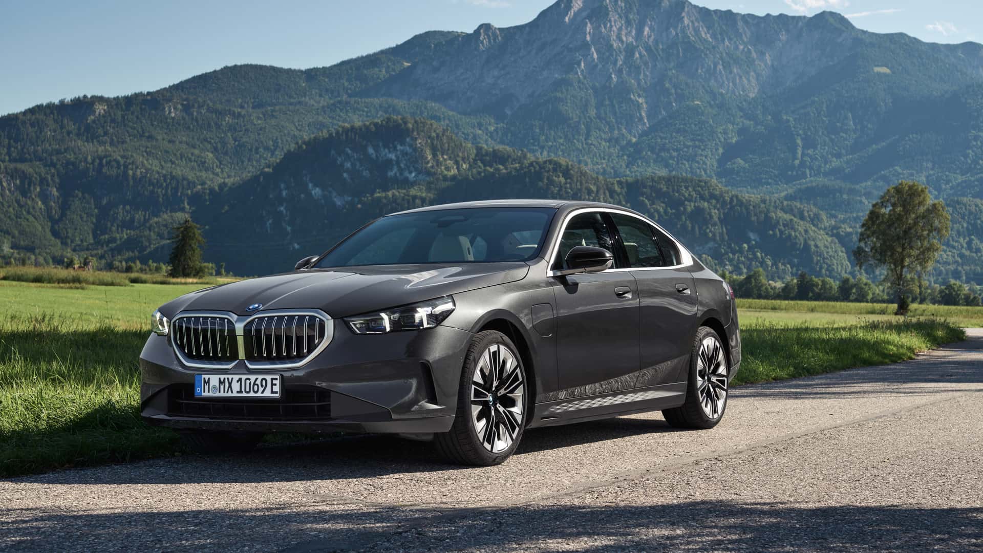 2023 BMW 530e 550e PHEV Resmen Tan t ld 