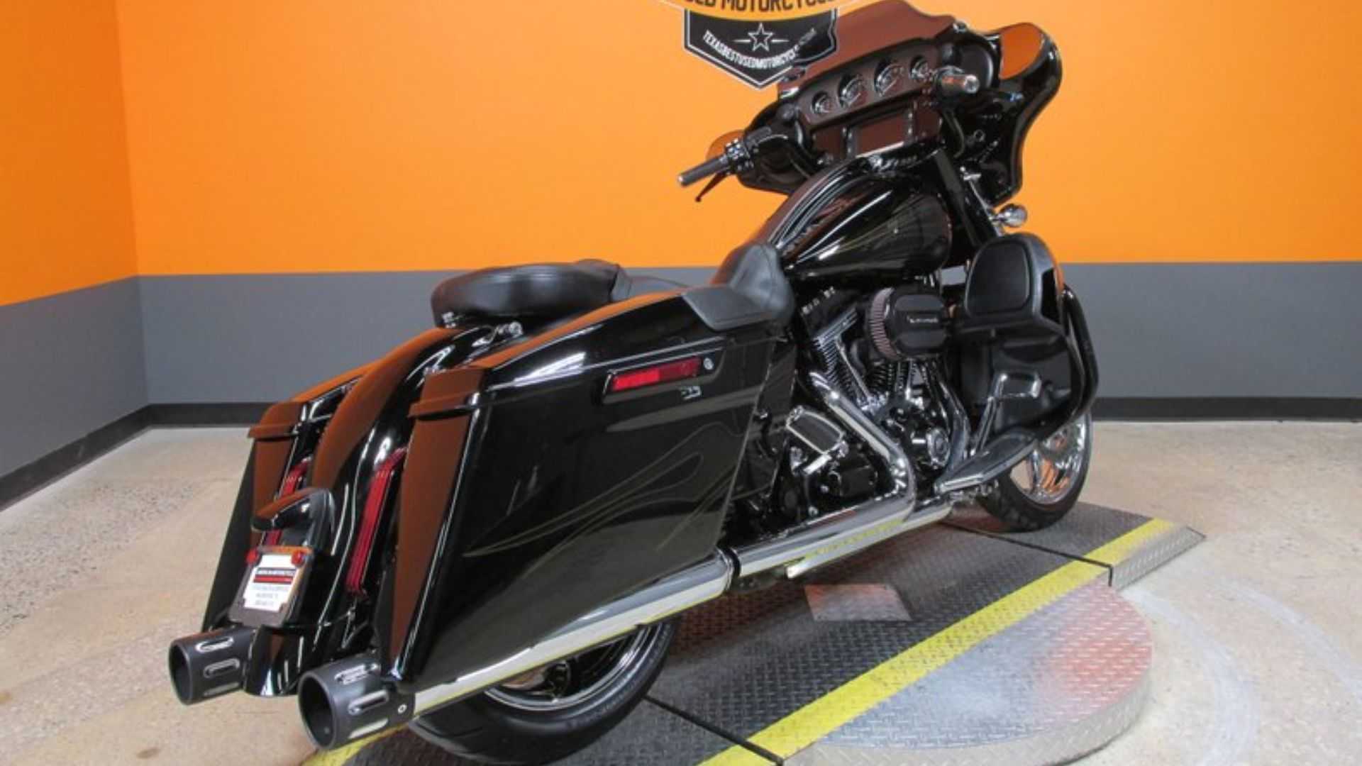 Cruise Smoothly With A 2015 Harley-Davidson CVO Street Glide | Motorious