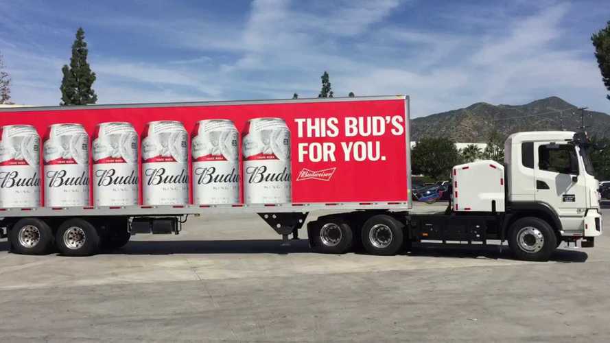 BYD 8TT Electric Semi Hauls Cargo Over The Diablo Mountain Range