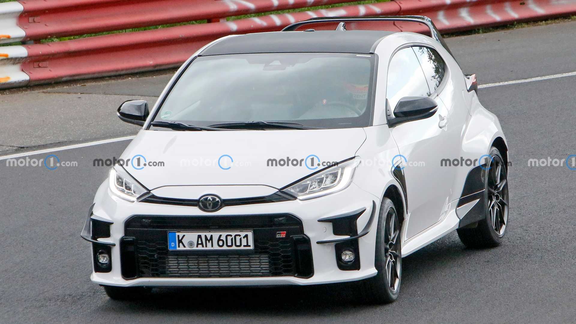 La Toyota GR Yaris più potente si mostra nel primo teaser ufficiale | AUTONEWSMAGAZINE