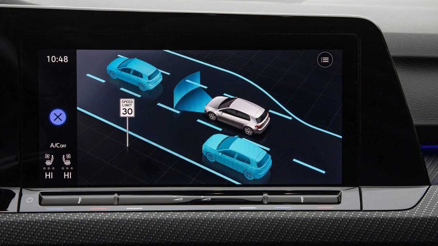 Já dirigimos: VW Golf R é o hot hatch feito para adultos