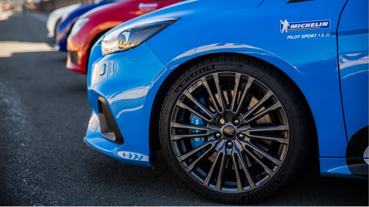 Michelin Pilot Sport 4 S photo