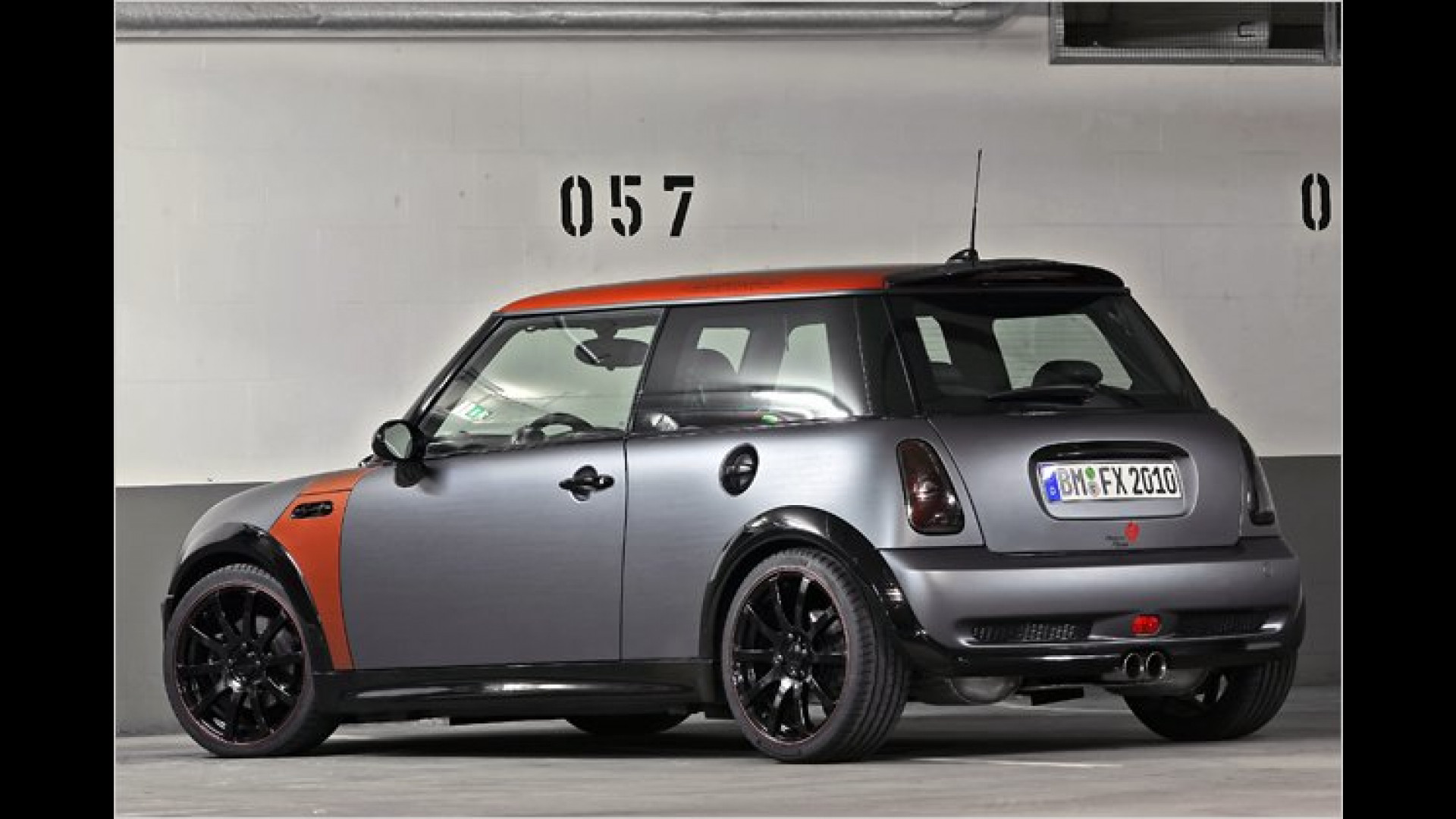 Mini von CoverEFX: Farbfolierung mit Metallic-Look