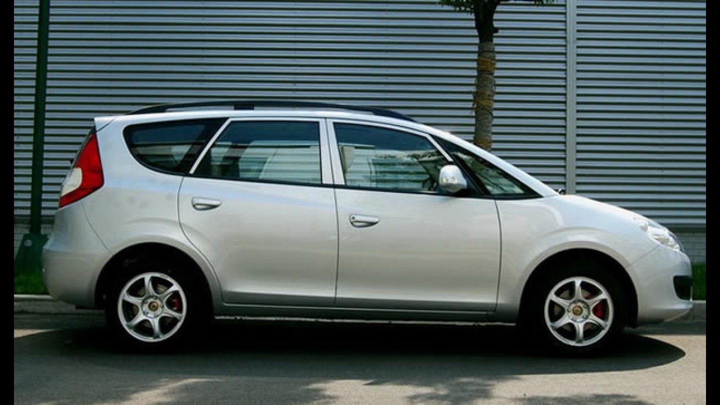 Os chineses da JAC Motors estão chegando - Veja detalhes em fotos do J5 ...