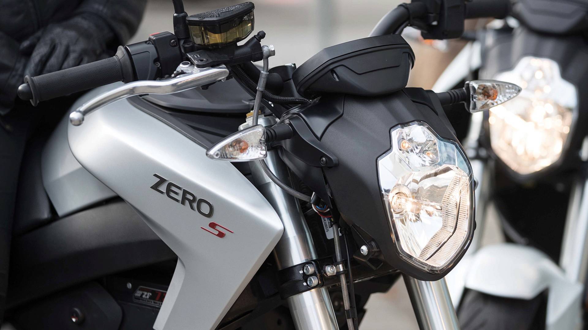 First Zero Dealership Opens in North America