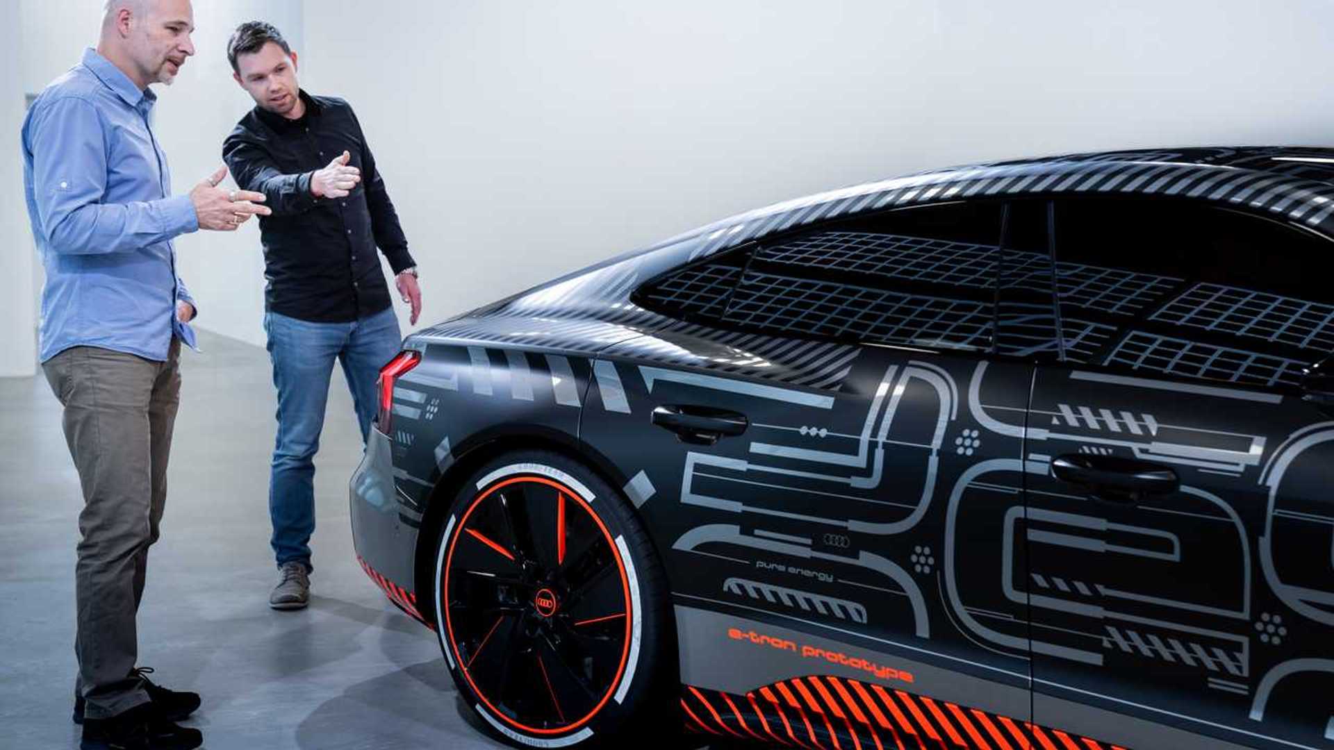 Audi e-tron GT: la supercar elettrica hi tech avrà una cura artigianale