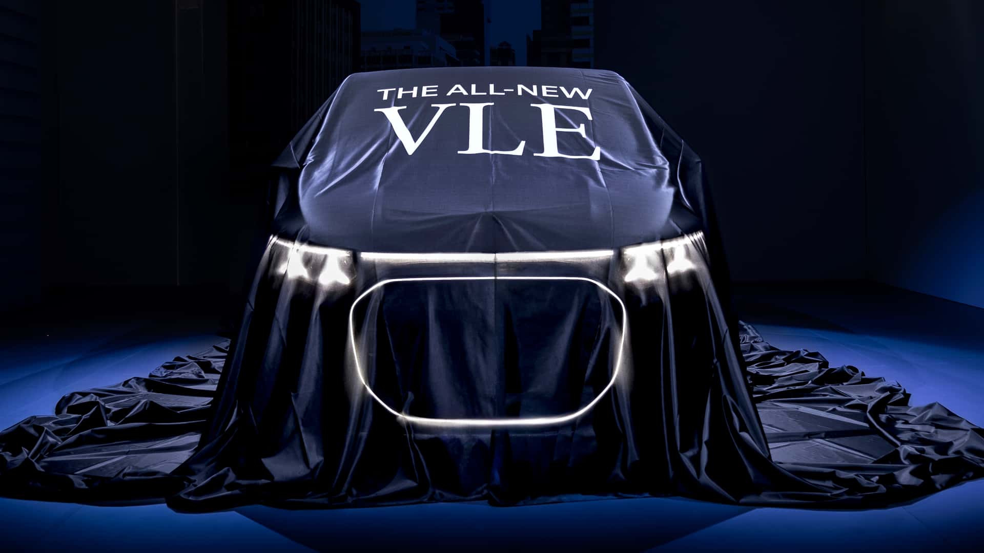 Mercedes VLE, örtünün altından selam veriyor