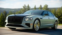 Sieh einer an! Bentley Flying Spur in Cumbrian Green over Opalite