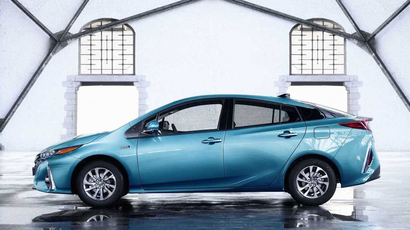 2023 Toyota Prius: See The Changes Side By Side