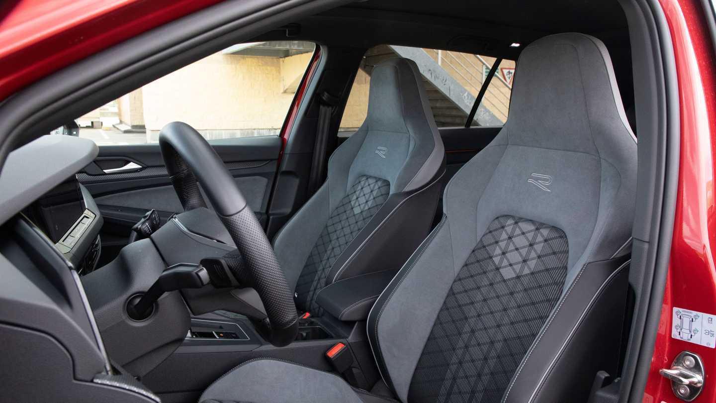 Prueba Volkswagen Golf Variant R-Line eTSI: un gran familiar