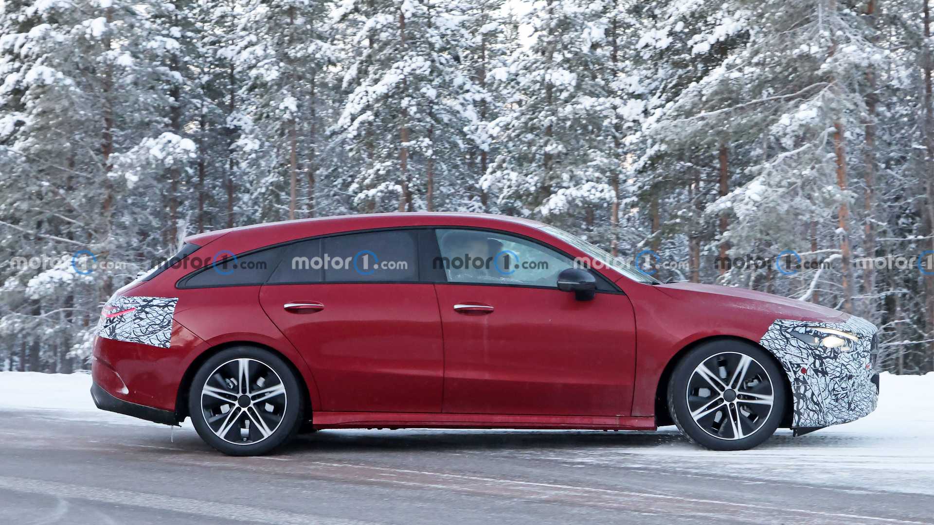 Test sulla neve per la Mercedes CLA restyling