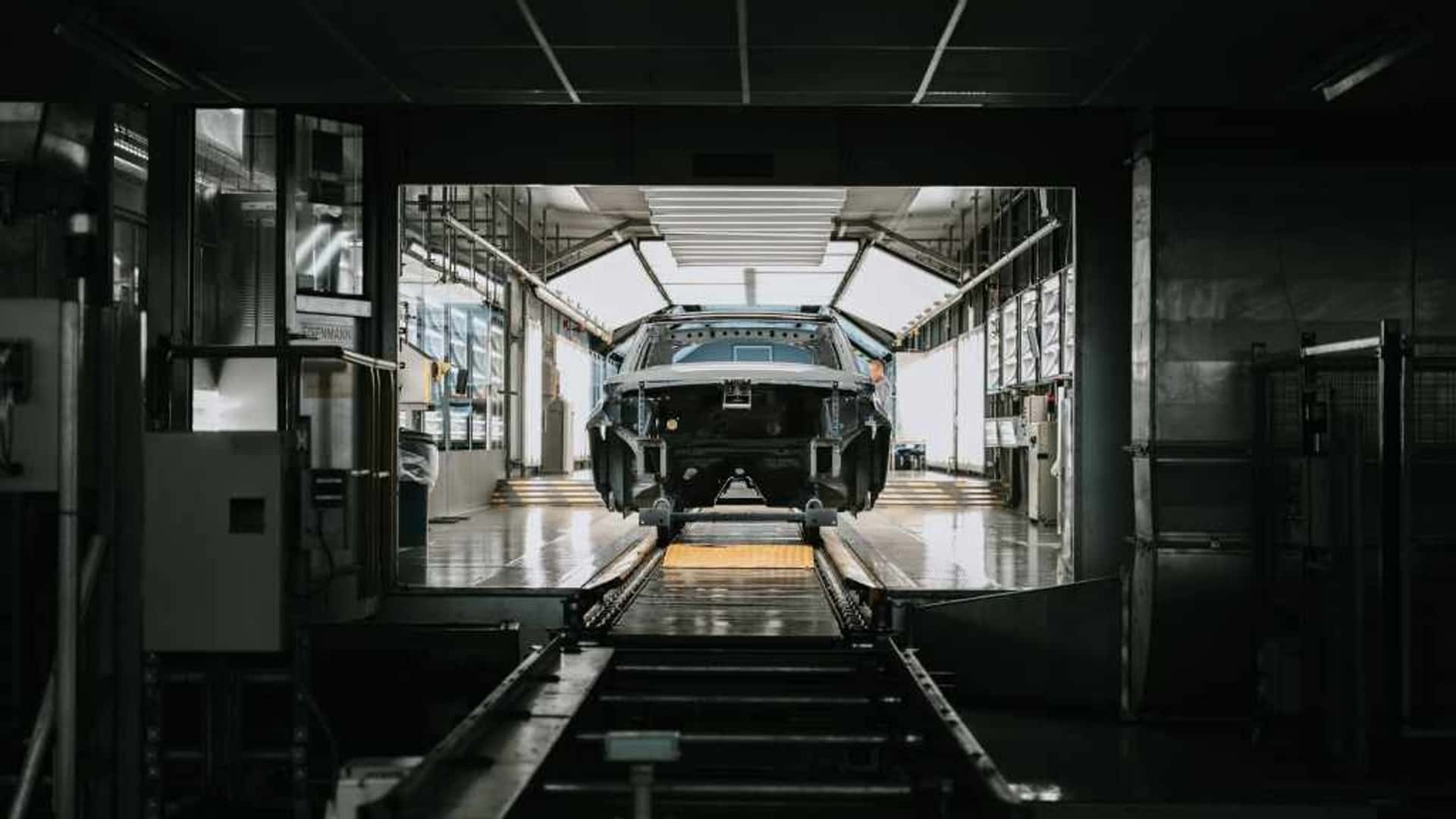 JLR prepares electric car factory of the future