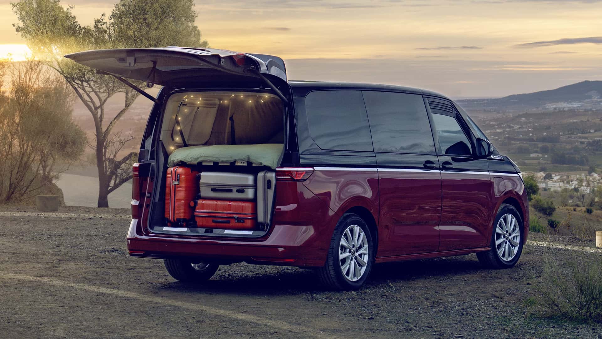 Le Multivan Volkswagen devient un petit camping-car grâce au pack ...