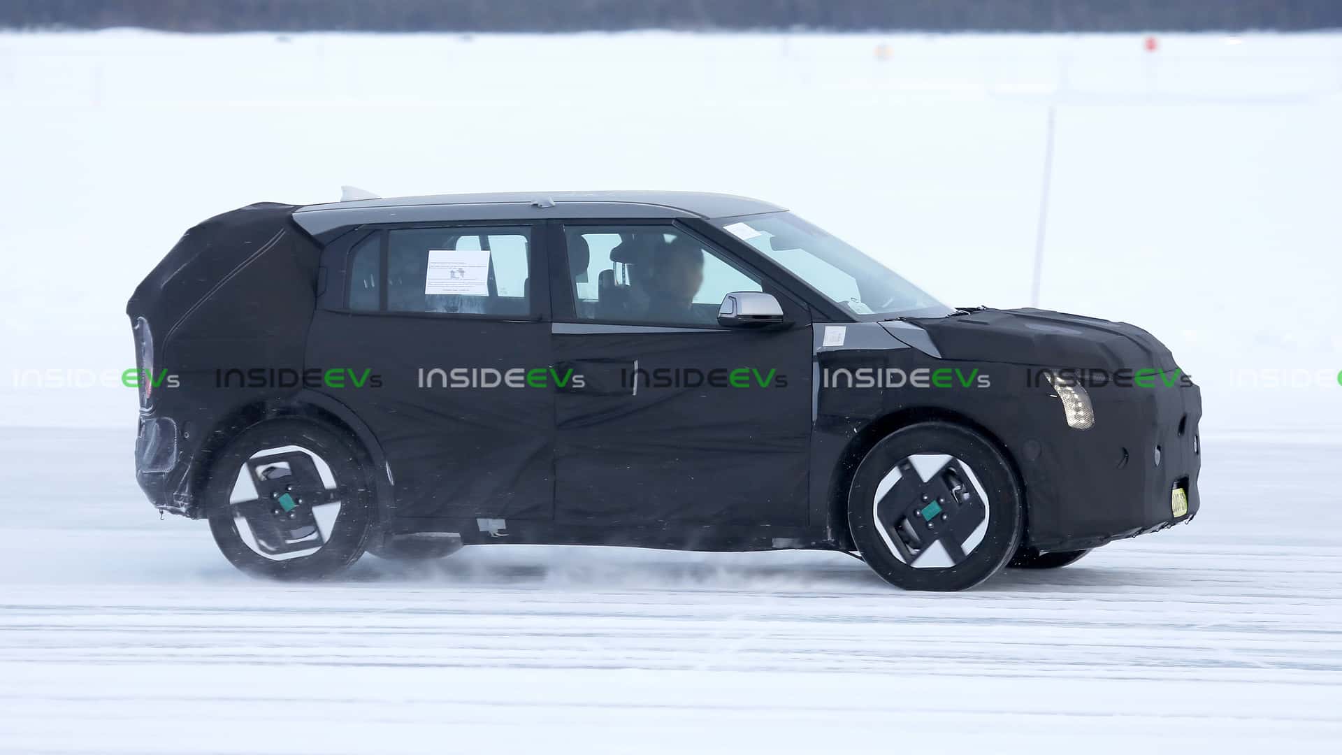 Kia EV3 als Erlkönig: Kleines SUV im Stil des EV9