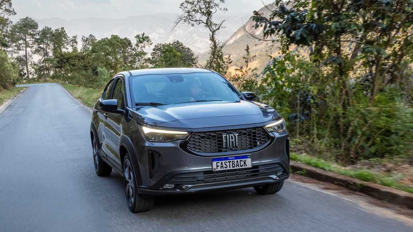 Fiat Fastback alla prova, ecco come va il SUV coupé brasiliano