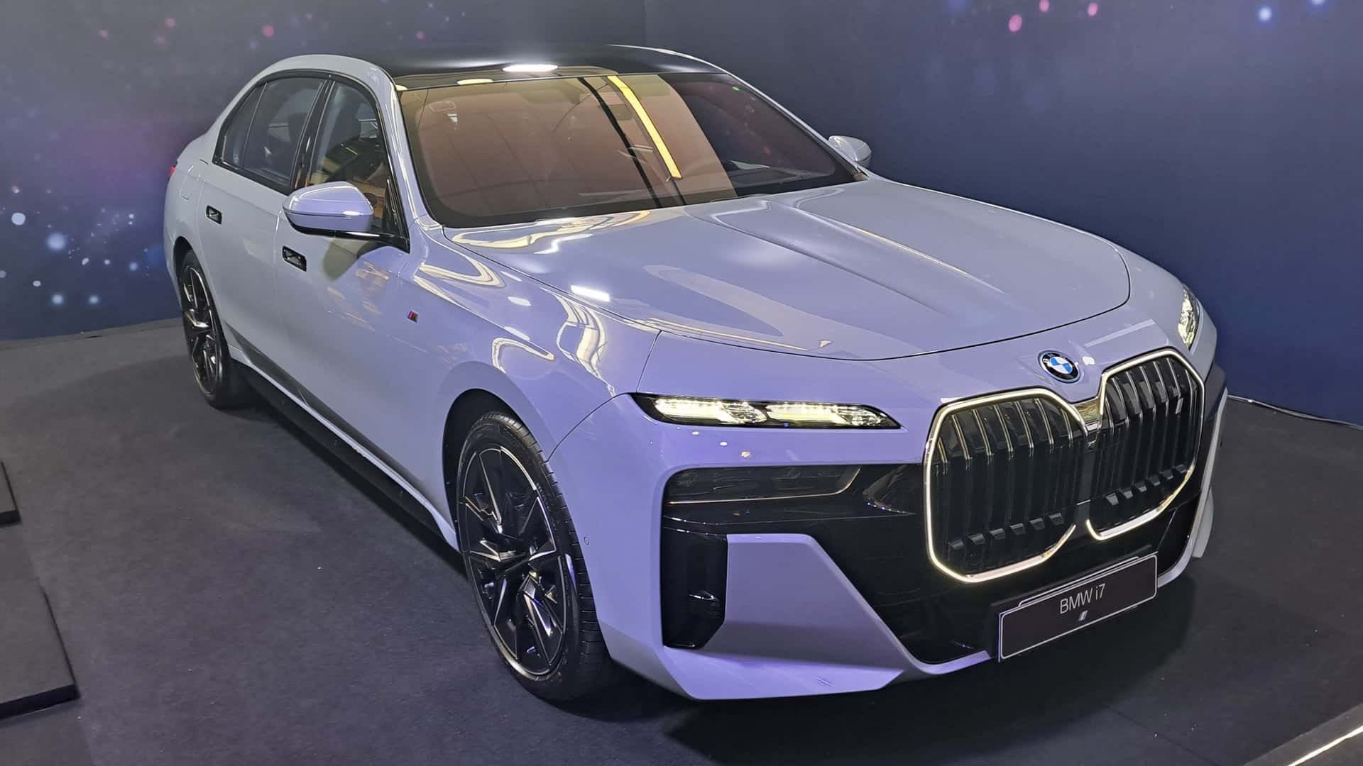 BMW emplaca 4 dos 5 carros elétricos com maior autonomia do Brasil