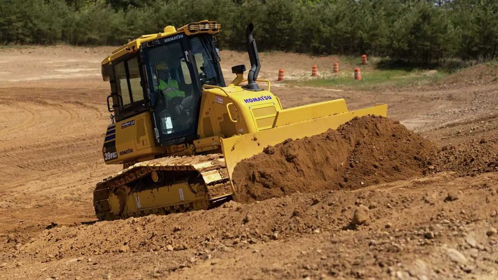 Komatsu lanza su topadora inteligente más pequeña hasta la fecha