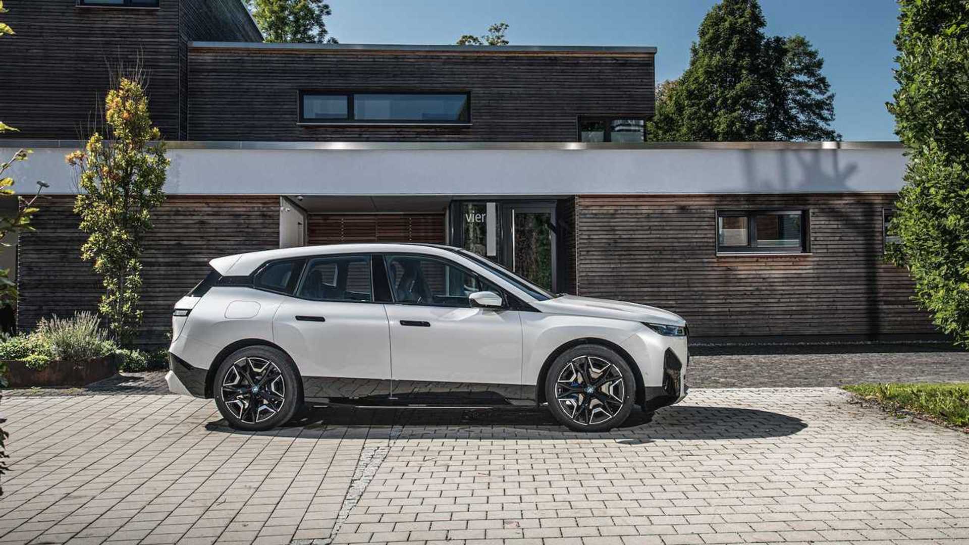 2022 BMW iX First Drive Review: Power And Poise With A Plug
