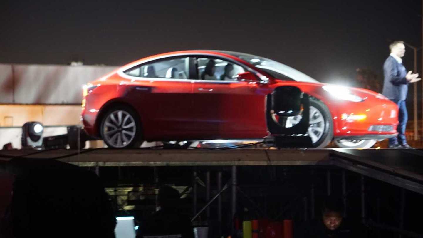 JP Morgan Cuts Tesla Model 3 Q4 Delivery Target In Half