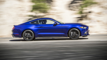 VIDÉO - Ford revisite "C'était un rendez-vous" avec une Mustang