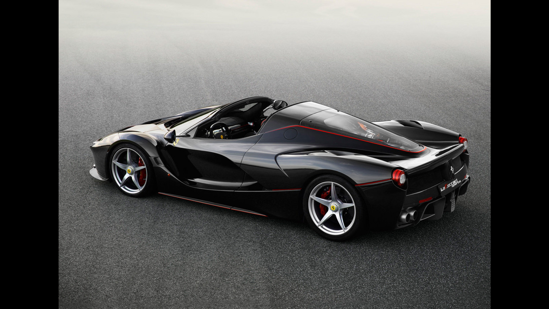 Ferrari, LaFerrari Aperta stupisce il mondo