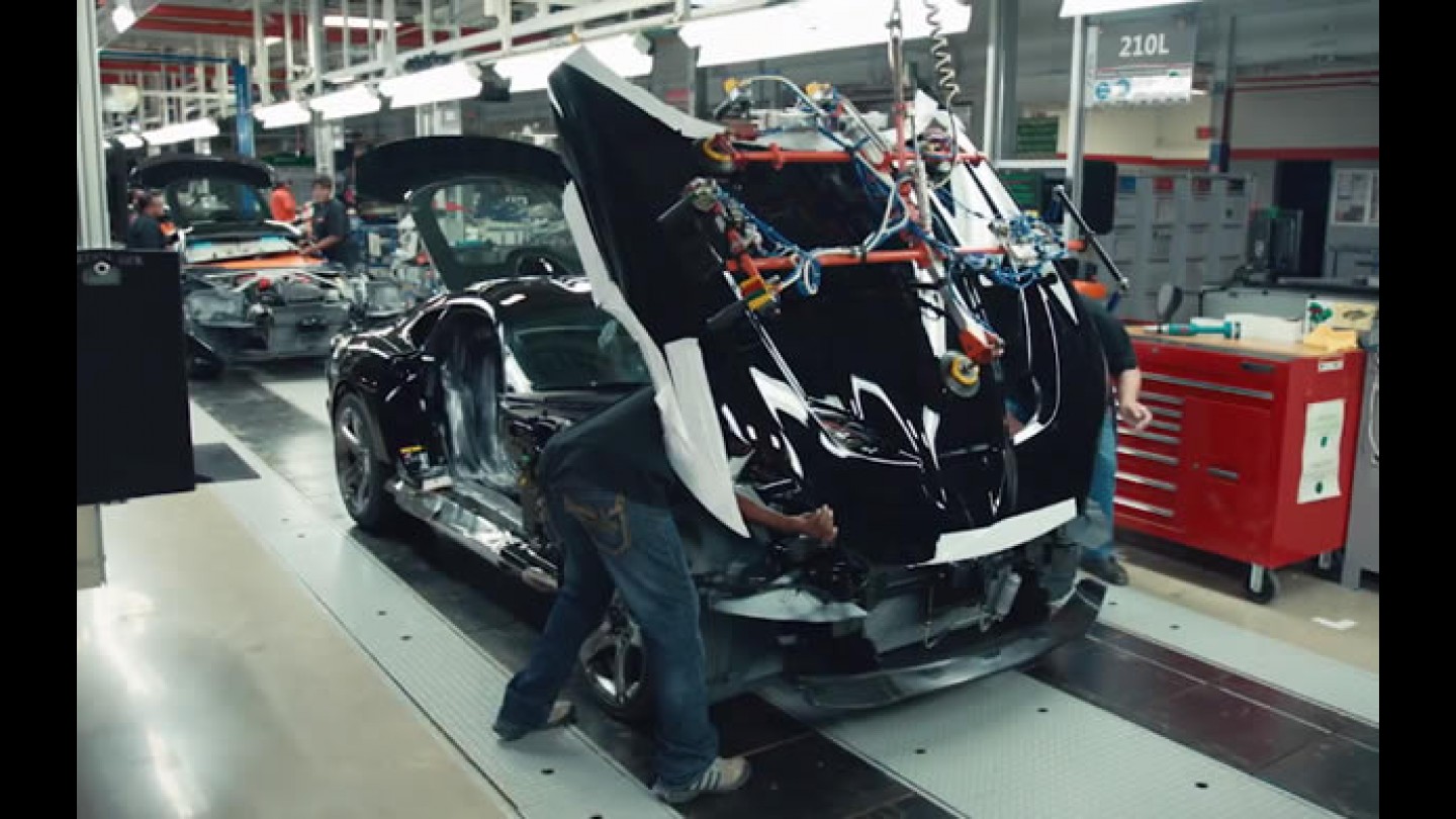 Vídeo: um passeio pela linha de montagem do monstro Viper SRT V10